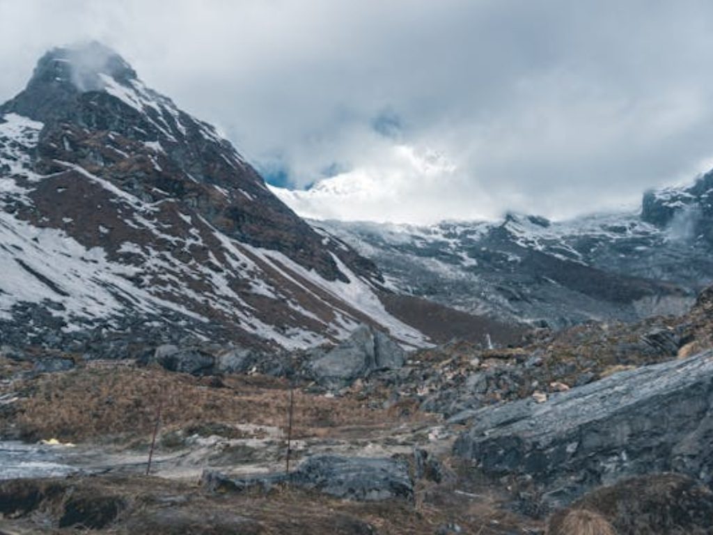 Arun Valley with Everest Base Camp Trek via Milke Danda25/26
